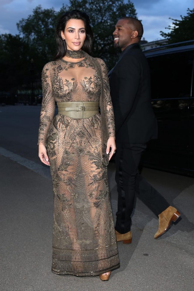 Tendance Mode: Les robes de soirée transparentes des stars en photos