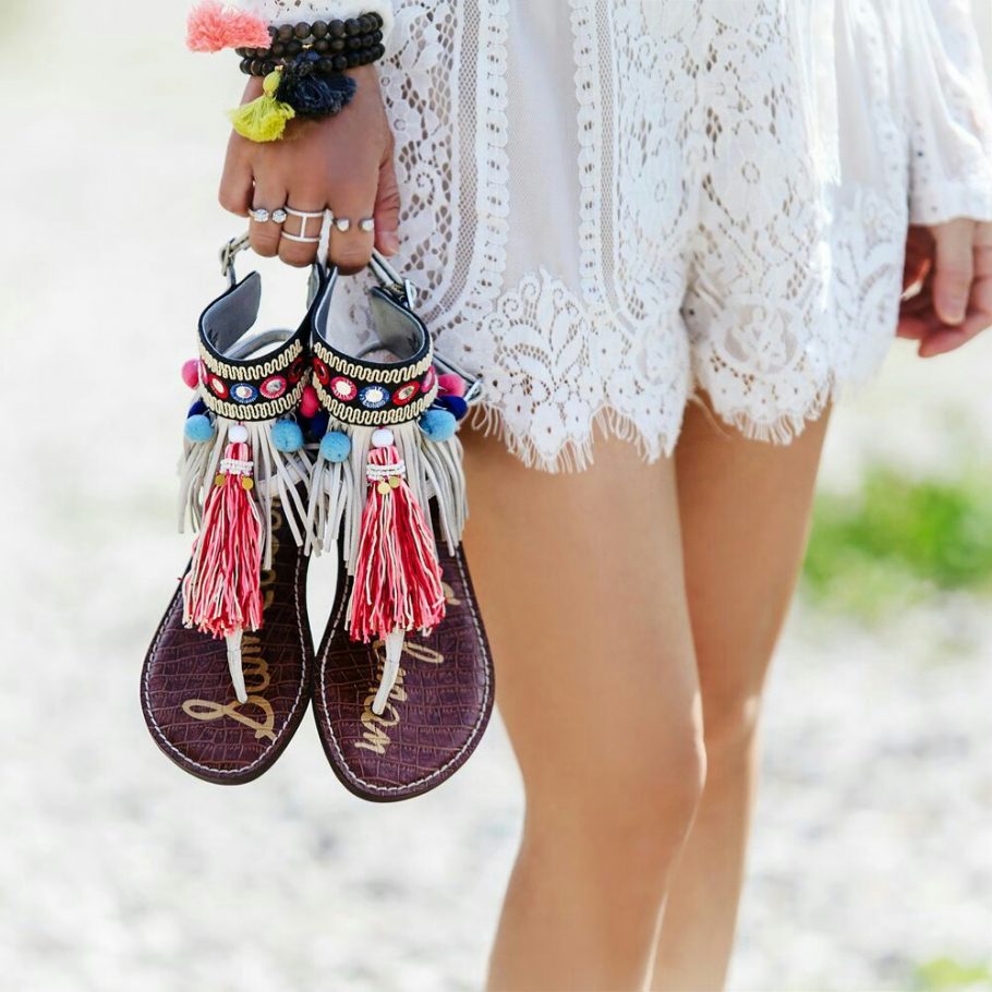 Tendance Chaussures : 43 des plus belles sandales plates pour l'été 2017